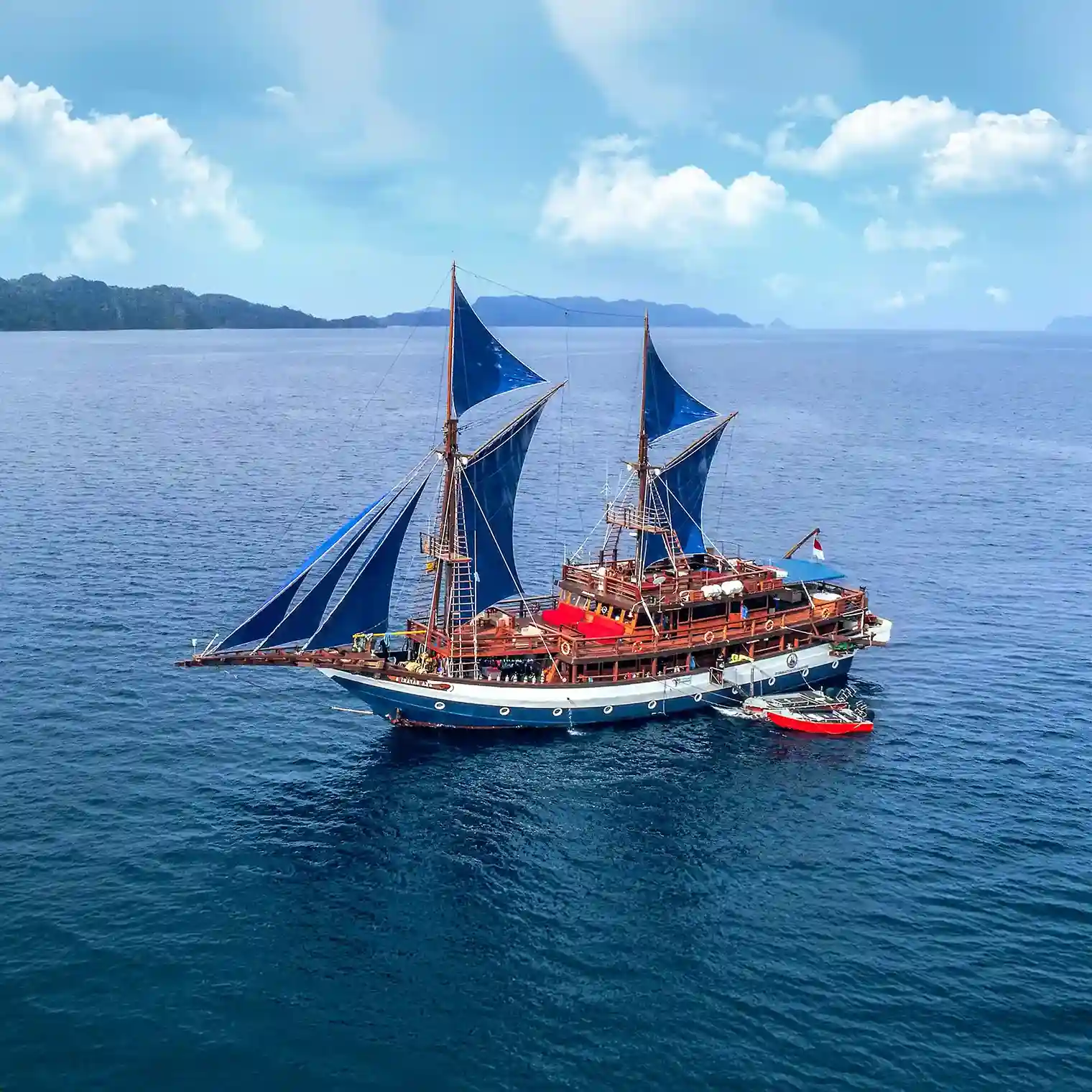 Sea Safari 8 Boat Charter 2025 | Raja Ampat